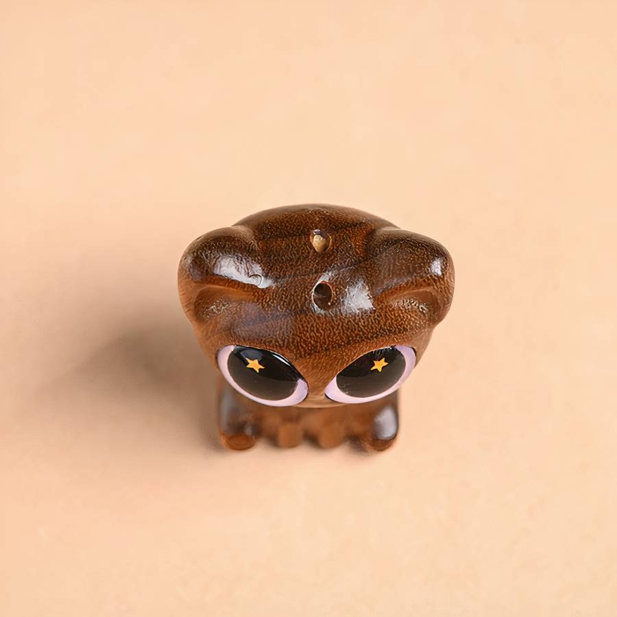 Statuette adorable de chat aux grands yeux en bois - Chatounette